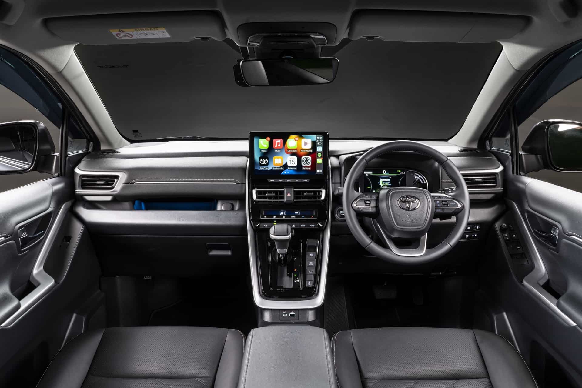 Toyota Innova Zenix: Spesifikasi, Warna dan Harga Pasaran